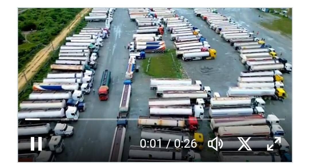 NNPC SENDS 300 TRUCKS TO LIFT PETROL FROM DANGOTE REFINERY | Ibroreporting.ng